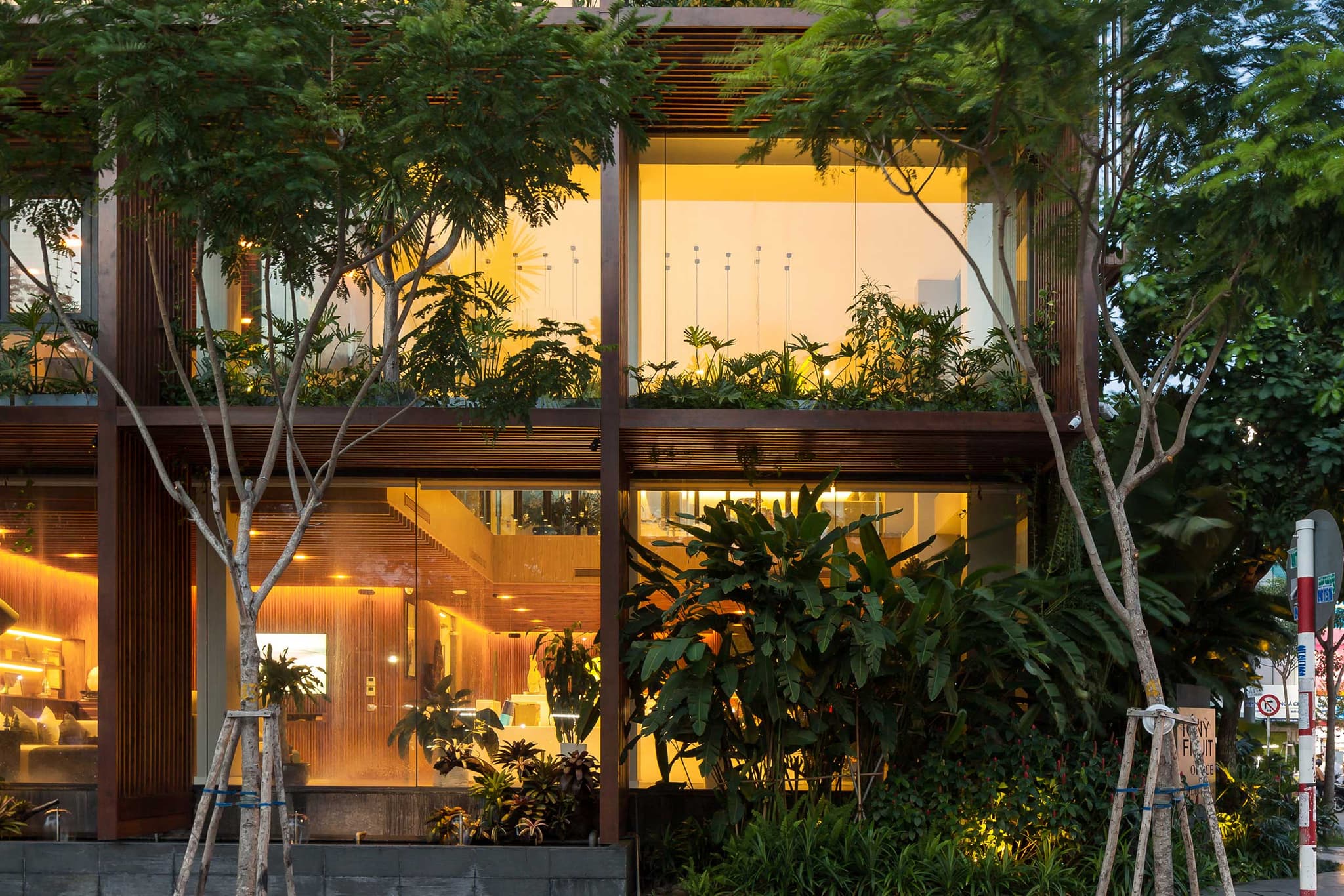 Emerald Spotlight | Unios