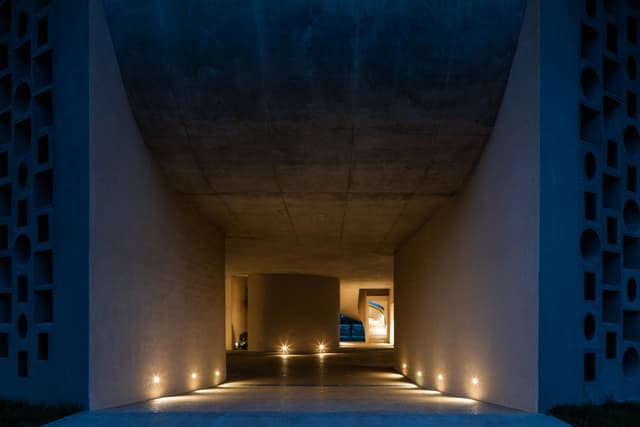 Ovo Wall Light | Unios