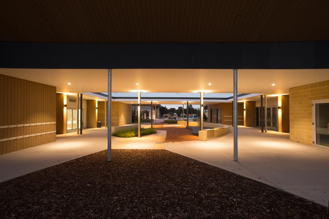 Versatile lighting for a 21st century approach to learning | Unios
