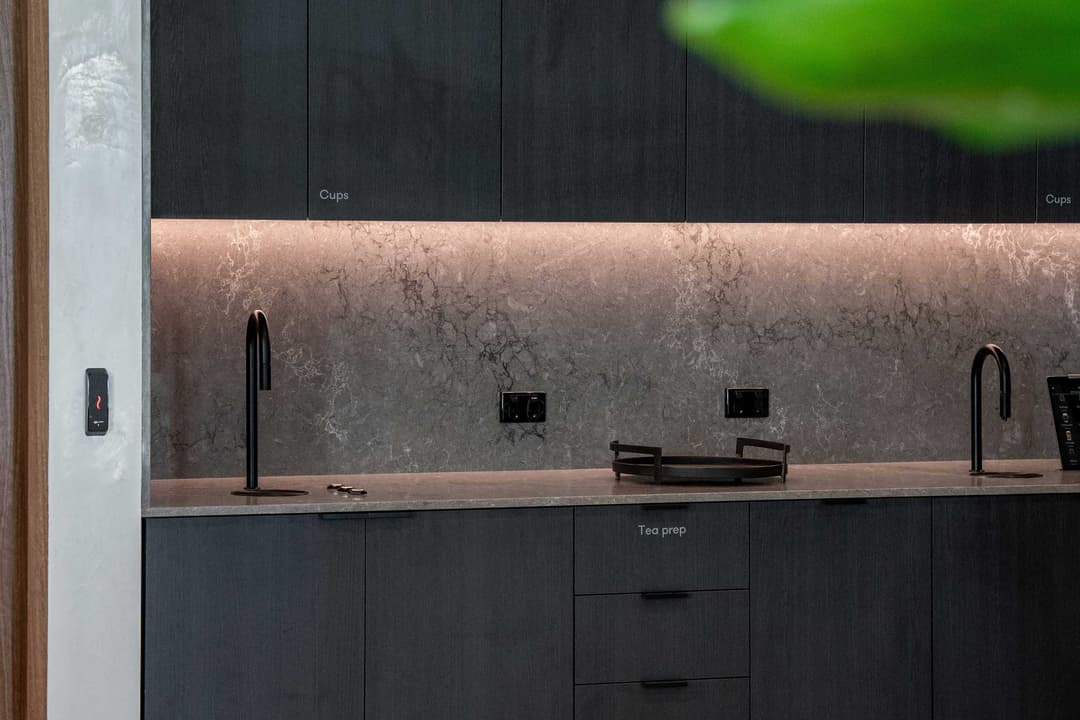 Eclipse Strip Light | Unios