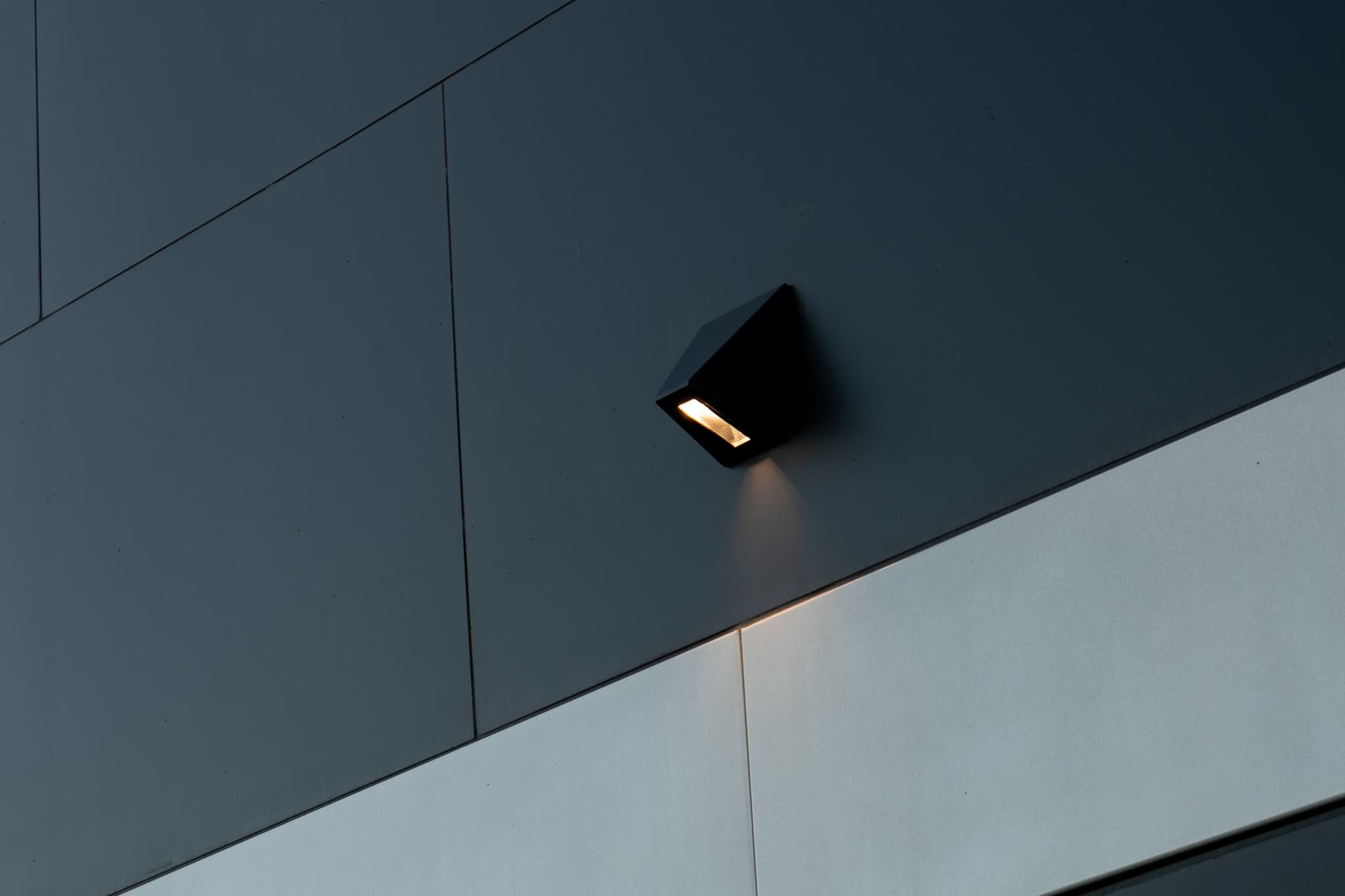 Edge Wall light | Unios