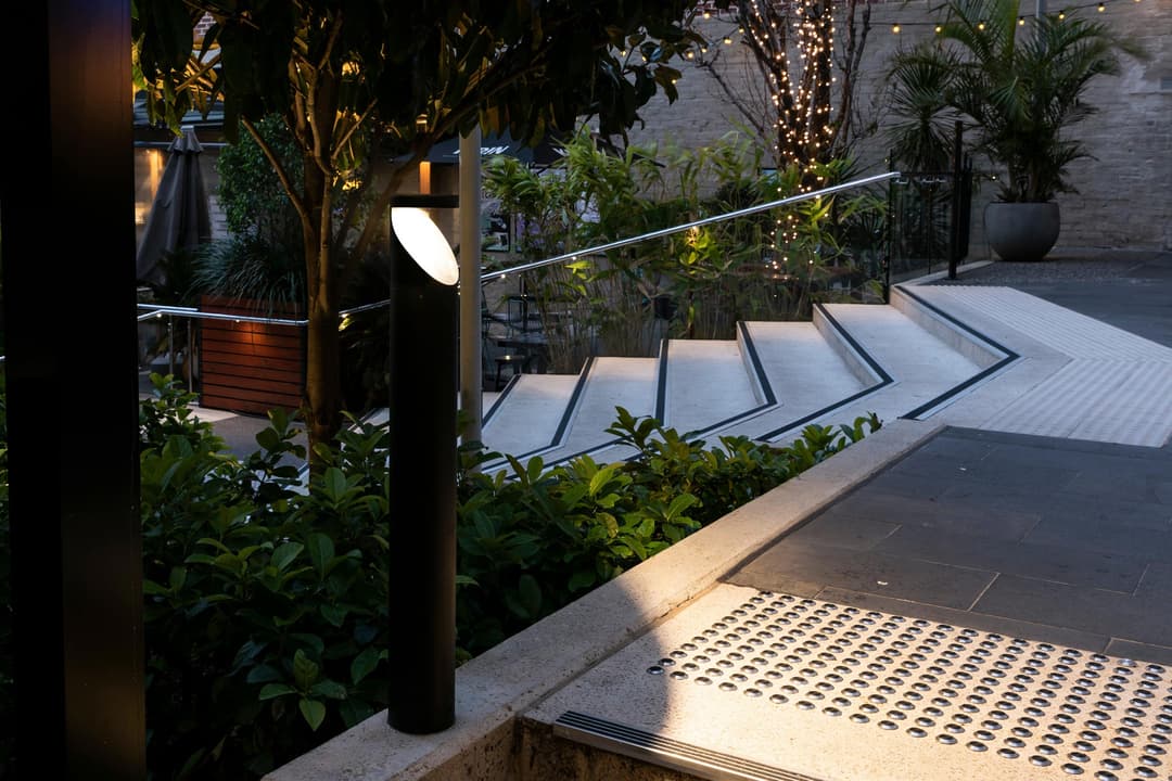 Evio Bollard Light | Unios