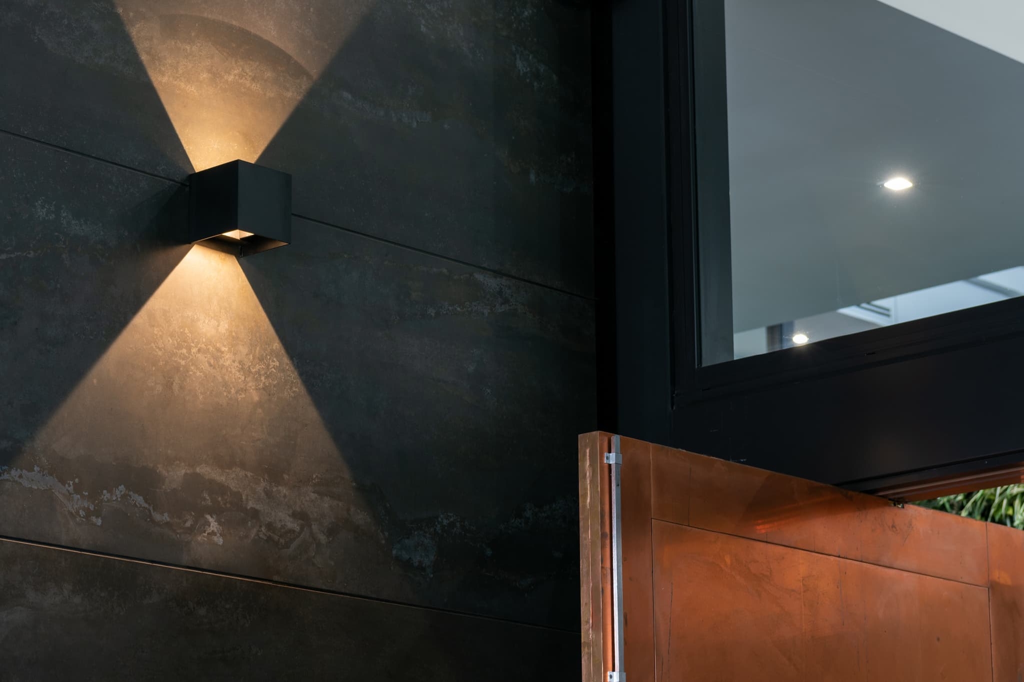 Marc Wall Light | Unios