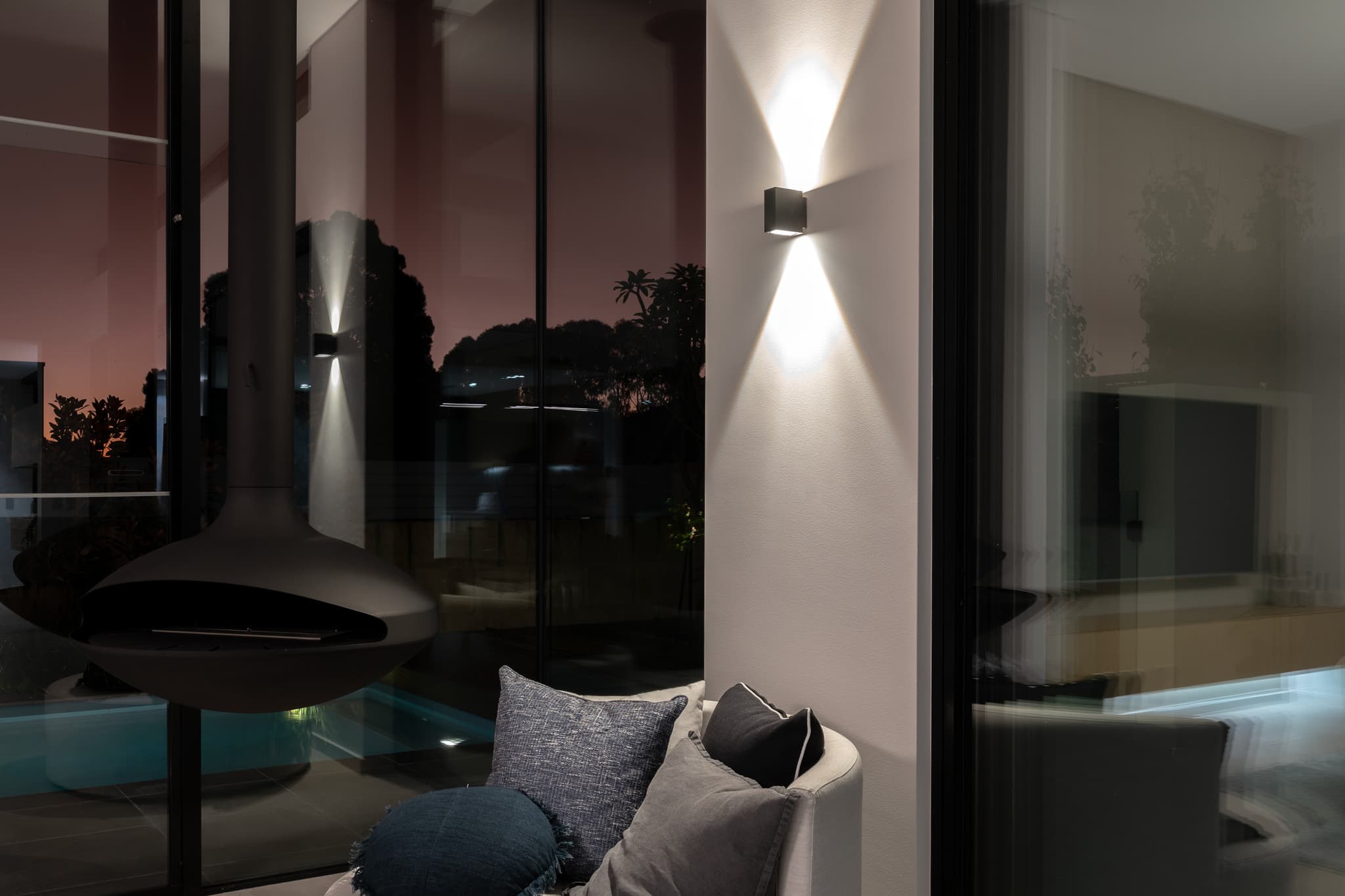 Moonstone Wall Light | Unios