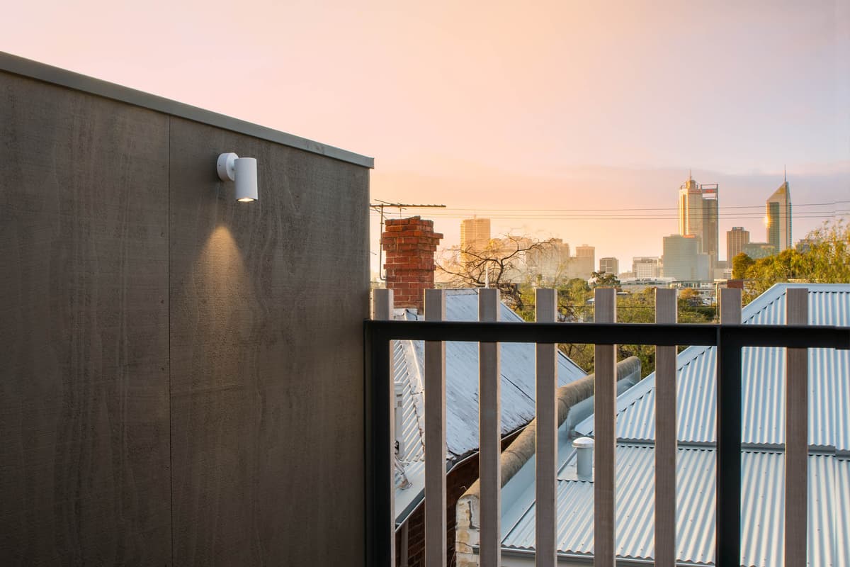 Onyx Spotlight | Unios